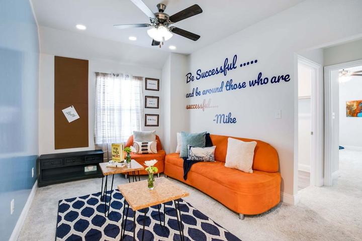 4 Bedroom, 2.5 Bath Townhome, Walking Distance To Grocery, Entertainment, & Food - Bedford, TX
