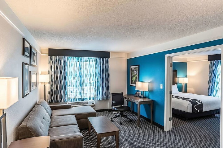 Adventure Awaits: Cozy Room Perfect For Exploring Phoenix | Free Parking - Phoenix, AZ