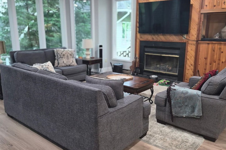 Newly Remodeled 4br/4.5ba Golf Front Townhome. Pet Friendly! - Waynesboro, VA