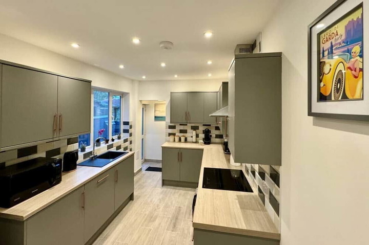 Crow Hill House  Contractors, Families, Holidays - Cleethorpes