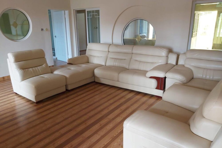 Villa Sleeps 10 With Garden - Lubumbashi