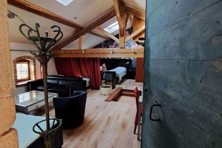 Appartement « Le Fagotier » Avec Jardin Partagé, Balcon Et Wi-fi - Pérouges