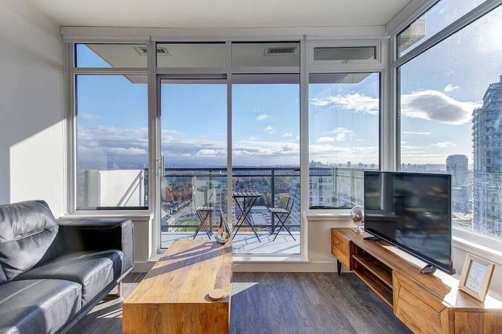 Executive 1br With Panoramic Balcony, Pool & Gym In Metrotown - Port Moody