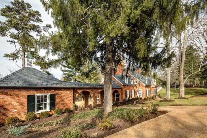 Hoos` Homestead | Historic Uva Area Home - Charlottesville, VA