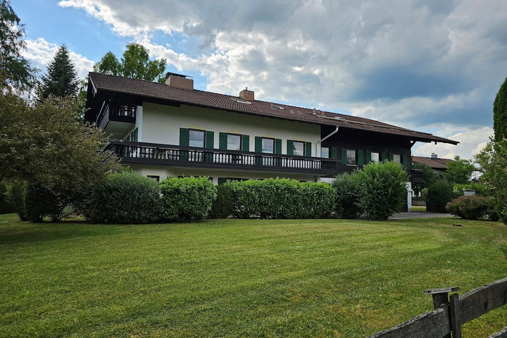 Lakefront Retreat-private Dock, Kayaks & Fire Pit -Perfect For Families & Groups - Waterbury, CT