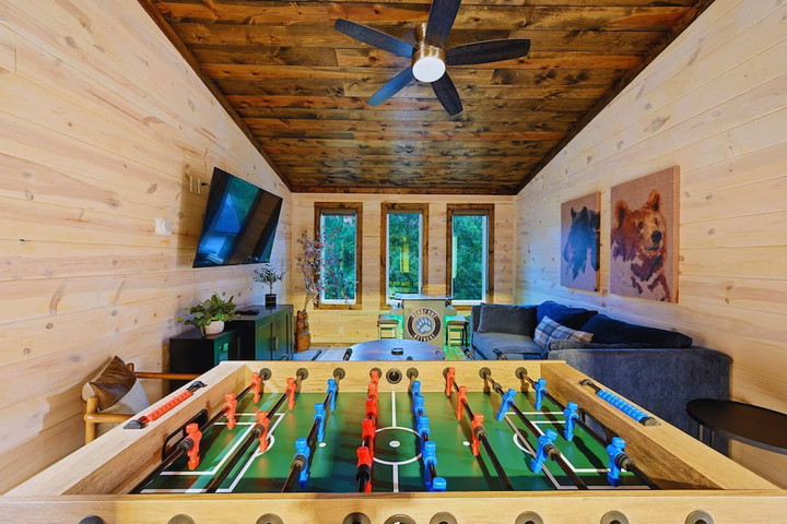 Hot Tub In The Pines | 2 King Suites | Sleeps 8 - Choctaw Casino Too-Broken Bow