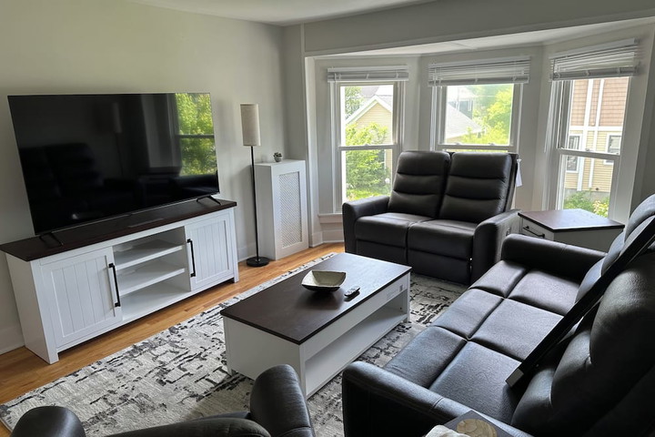 Saratoga Apartment Close To Downtown & Race Course! - Saratoga Springs, NY