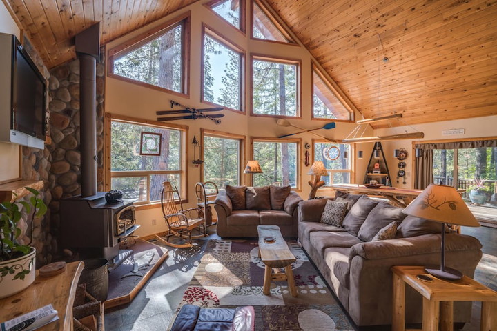 Beautiful Riverfront Home-quiet And Private-leavenworth-family Friendly-wi-fi - Leavenworth, WA