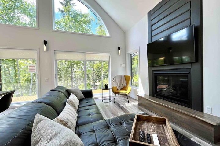 Petite Charlevoix 2: Sauna, Fire & Hot Tub - Baie-Saint-Paul
