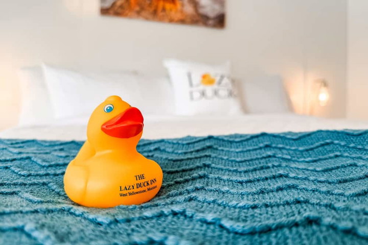 Cozy Lazy Duck Inn #15 Features A King Bed And Kitchenette, Just 1 Min From Yellowstone. - West Yellowstone, MT