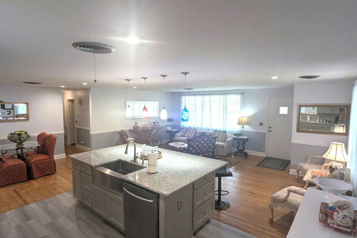 Remodeled & Fully Furnished Home South/east Side Augusta Near Interstate 520 - Augusta, GA