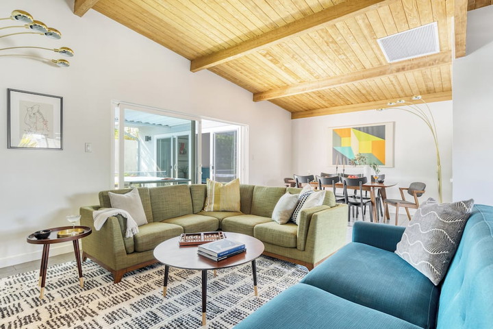 Retro Oasis W/ Pool, Ping Pong, & Large Yard | Lloyd By Avantstay Permit#3779 - Palm Springs, CA