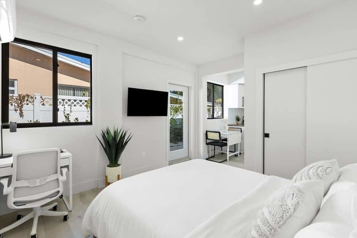 Dania Private Studio | Minutes To Dania Beach - Dania Beach, FL