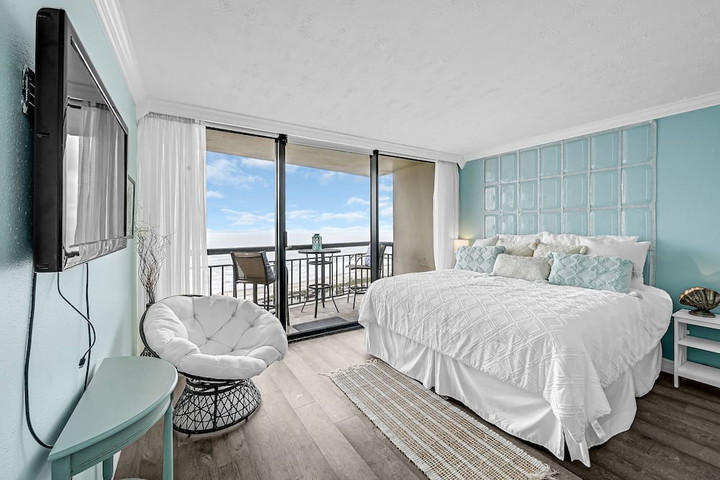Seawall Perch ~ Luxurious Resort Life Beach Getaway 1bd/1.5bath - Galveston Island, TX