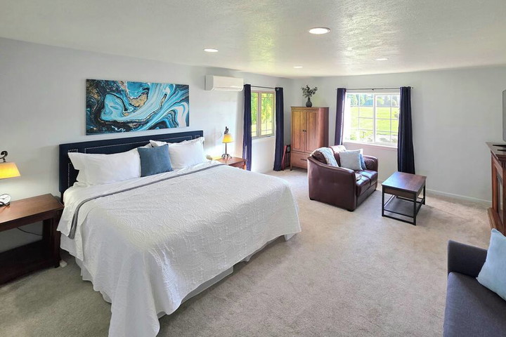 Stunning Views & No Check-out Chores! - Cashmere, WA