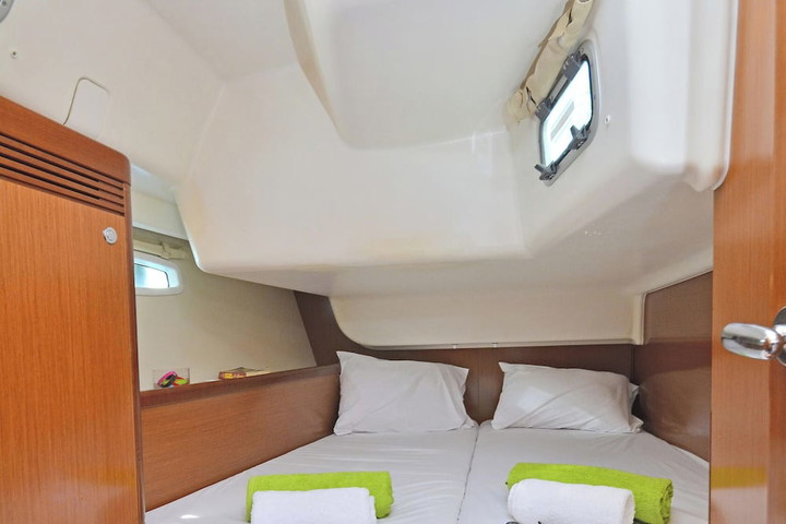 Sun-kissed Sailing Adventure In Islas Sarónicas - Greece