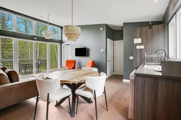 Bel Air Tremblant Alma : 2 Chambres, Jacuzzi Privé - Mont-Tremblant