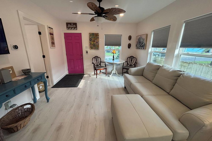 House For Waves: Dogs Stay Free With Private Fenced Yard - Galveston