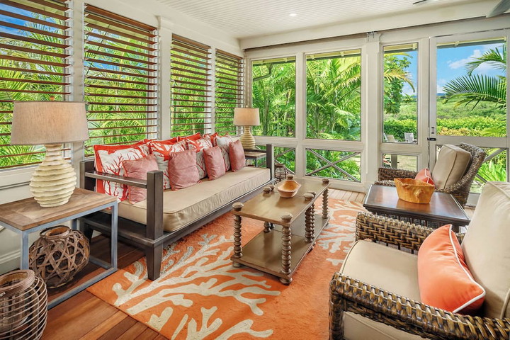 Resort Amenities | Golf Course View | Cottage + Guesthouse - Hawaii