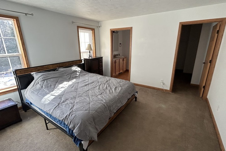 New Listing - Farmhouse --Very Close To Snowmobile Trails - Very Private - Sault Ste. Marie, MI