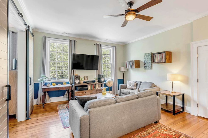 Cozy 1bd Suite W. Full Kitchen + Living Room! - Charleston, SC