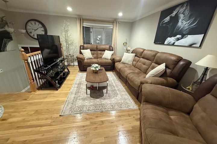 3-bedroom 1 Bath Cozy Apartment In Wonderful Selden , Great Location. - Medford, NY