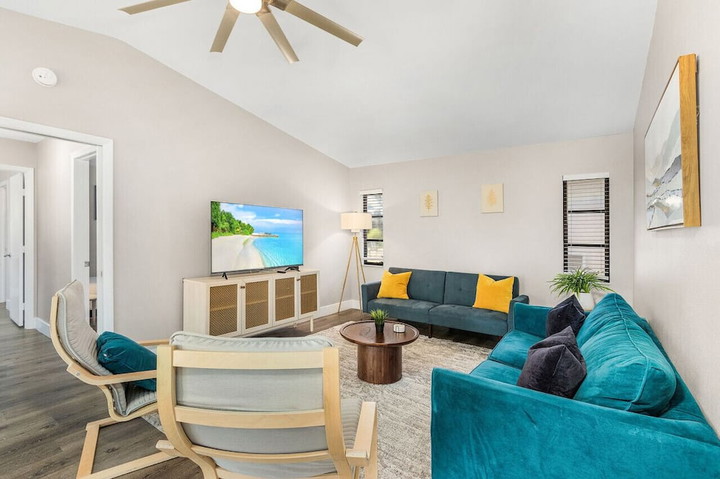 Modern 3br | Pet Friendly | Private Heated Pool - Cape Coral, FL