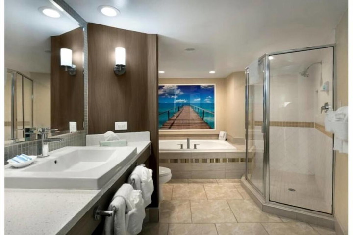 Romantic Balcony Stay W/ Ocean Views & Jetted Garden Tub - Conway, SC
