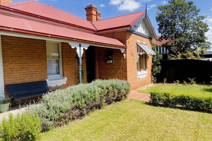Merala: Cosy Cottage With An Easy Stroll To Cbd - 