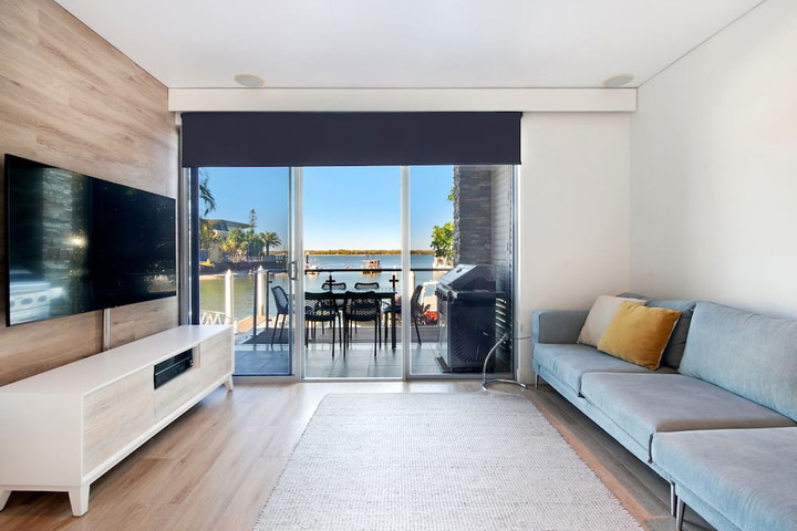 Waterfront Oasis In Runaway Bay - Gold Coast