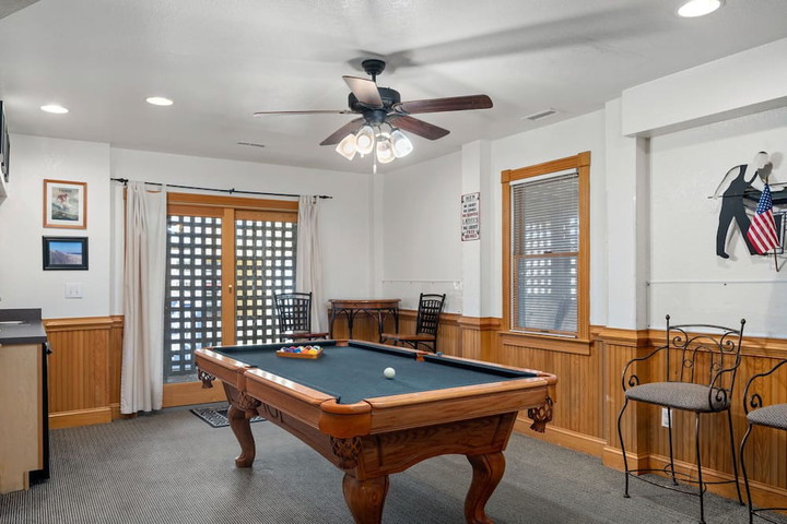 Piggy's Paradise-oceanside, Community Pool, Private Hot Tub, Short Walk To The Beach! - Nags Head, NC
