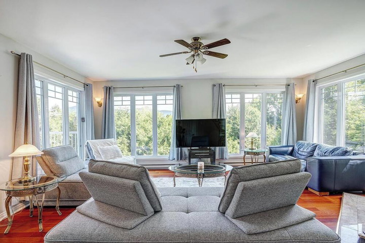 Breathtaking Sutton Mountain Views - Sutton