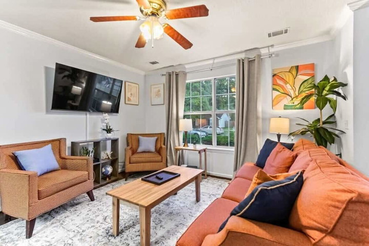 20 Mins From The Airport- Sunny Soling Hideaway - Richmond Hill, GA