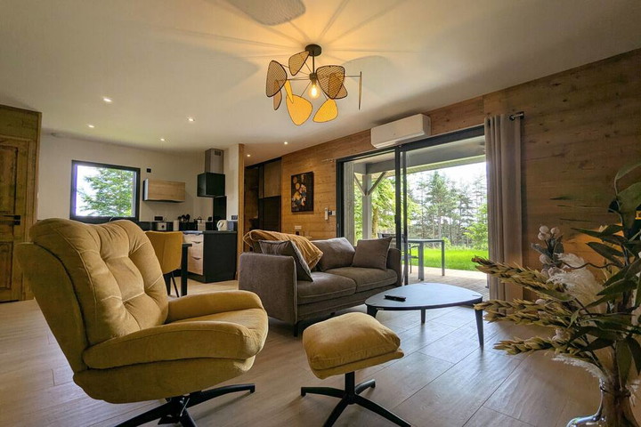 Lodge éLégant Avec Spa Privatif Et Espace Bien-être - Haute-Loire