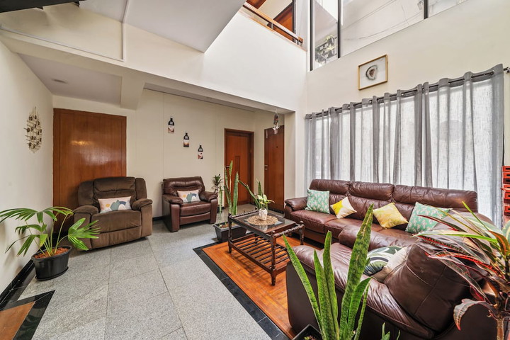Namma Woodland Villa | Golf Course Views - Bengaluru