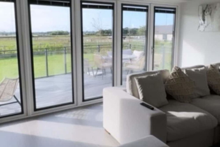 Luxury Yachthaven Living - Modern 5 Bedroom Home Sea Views - Emsworth