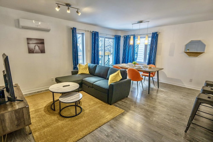 Modern Apartments 2 Bedrooms 4 Beds Ac Wi-fi Free Parking Smart Tv - Montreal