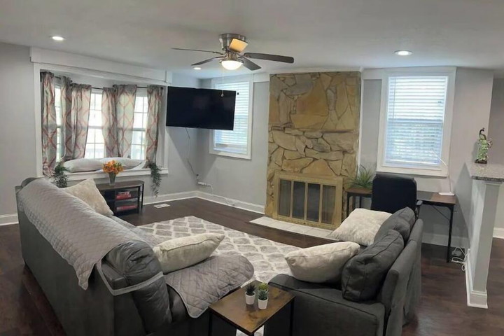 Portsmouth 3br Near Casino, Comfy, Spacious Yard Stay, Sleeps 6! - Portsmouth, VA