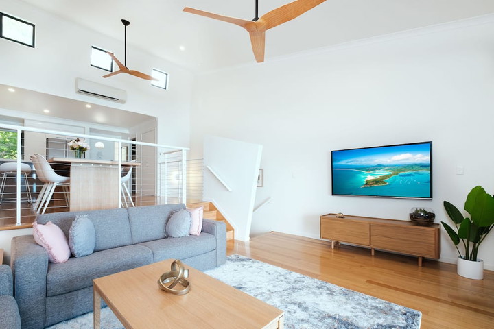 Shorelines 30 - Hamilton Island