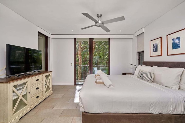 Temple 214/5 | 4 Bedroom Dual Key Apartment - Cairns