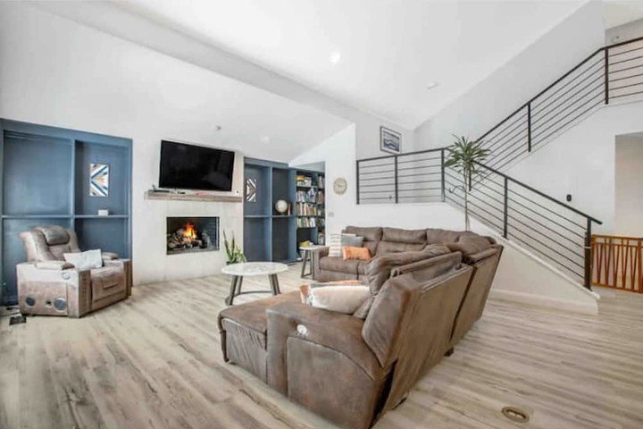 Luxurious Tree House - Lubbock, TX