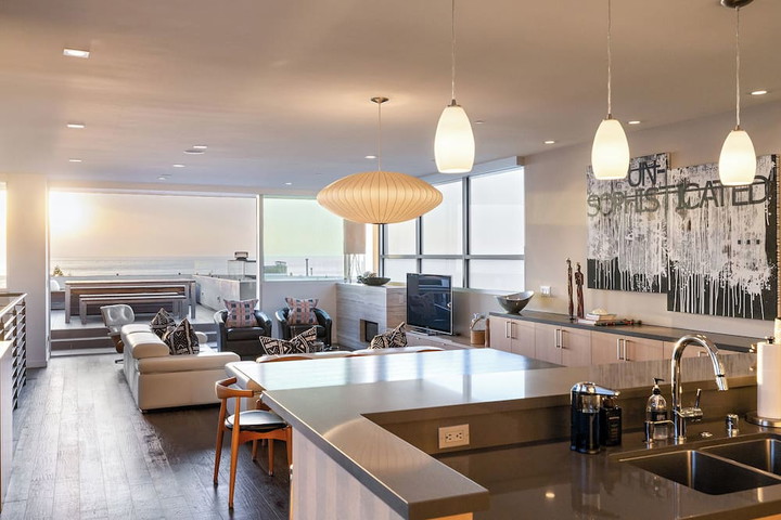 Spacious 4-bedroom Home In Manhattan Beach With Ocean Views - Hawthorne, CA