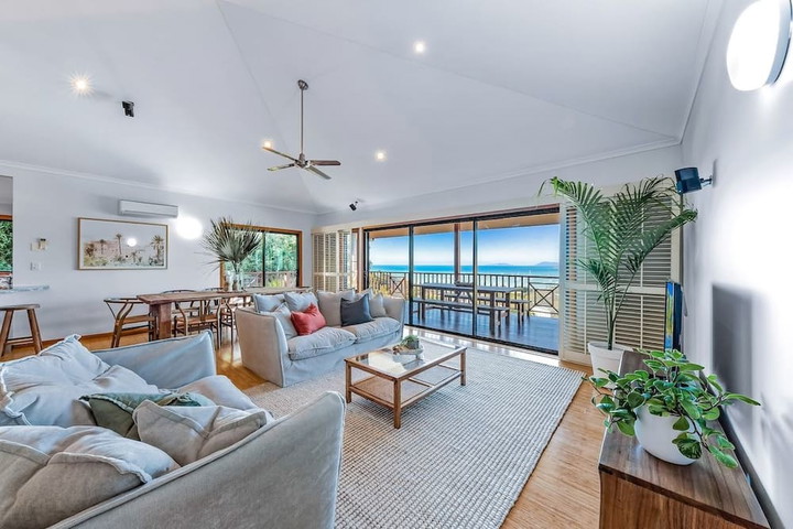 Coral Sea Views - Airlie Beach