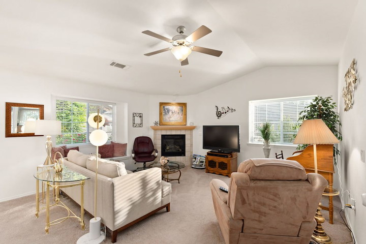 Comfy-cozy, Quiet, Ev Car Charger, Garage, Recliner - Oregon