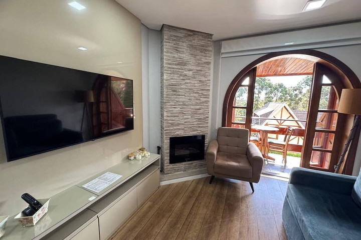 Duplex In A Luxury Mountain Condominium. - Campos do Jordão