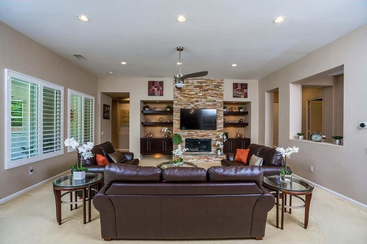 Family Vacation Resort With 3200sf Of Living Space - Palm Springs, CA