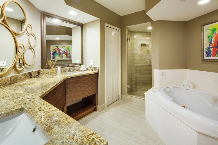 Relax By The Beach | Balcony Suites, Full Kitchen, Pool - Fort Myers Beach, FL