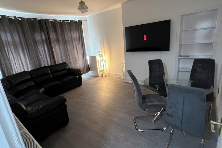 Glasgow Two-bedroom Home Near City Centre - Glasgow