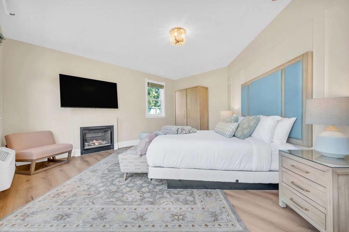 Patio Retreat Suite With Private Outdoor Space At Downtown Napa Bed & Breakfast - Napa, CA