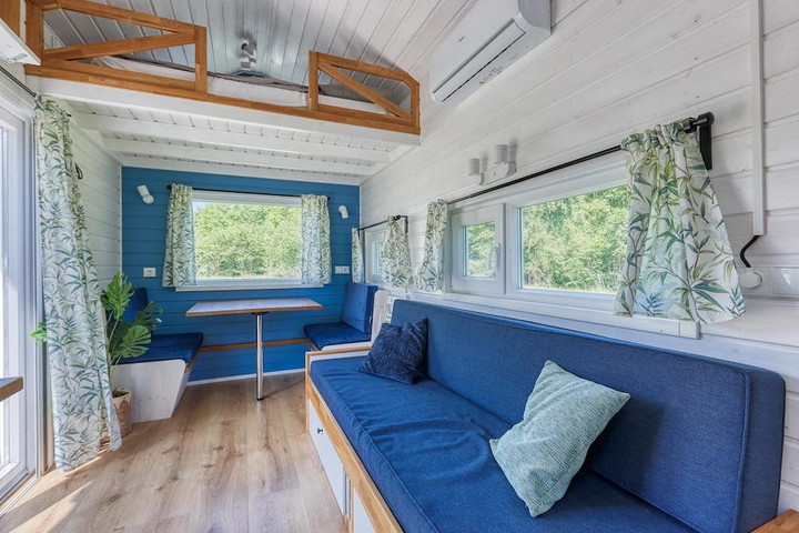 Sfeervolle Tiny House Voor Maximaal 5 Personen, Met Luxe Keuken, Eigen Badkamer En Airconditioning. Prachtig Uitzicht Over Natuur En Speelweide. Glamping Zeewolde. - Soest